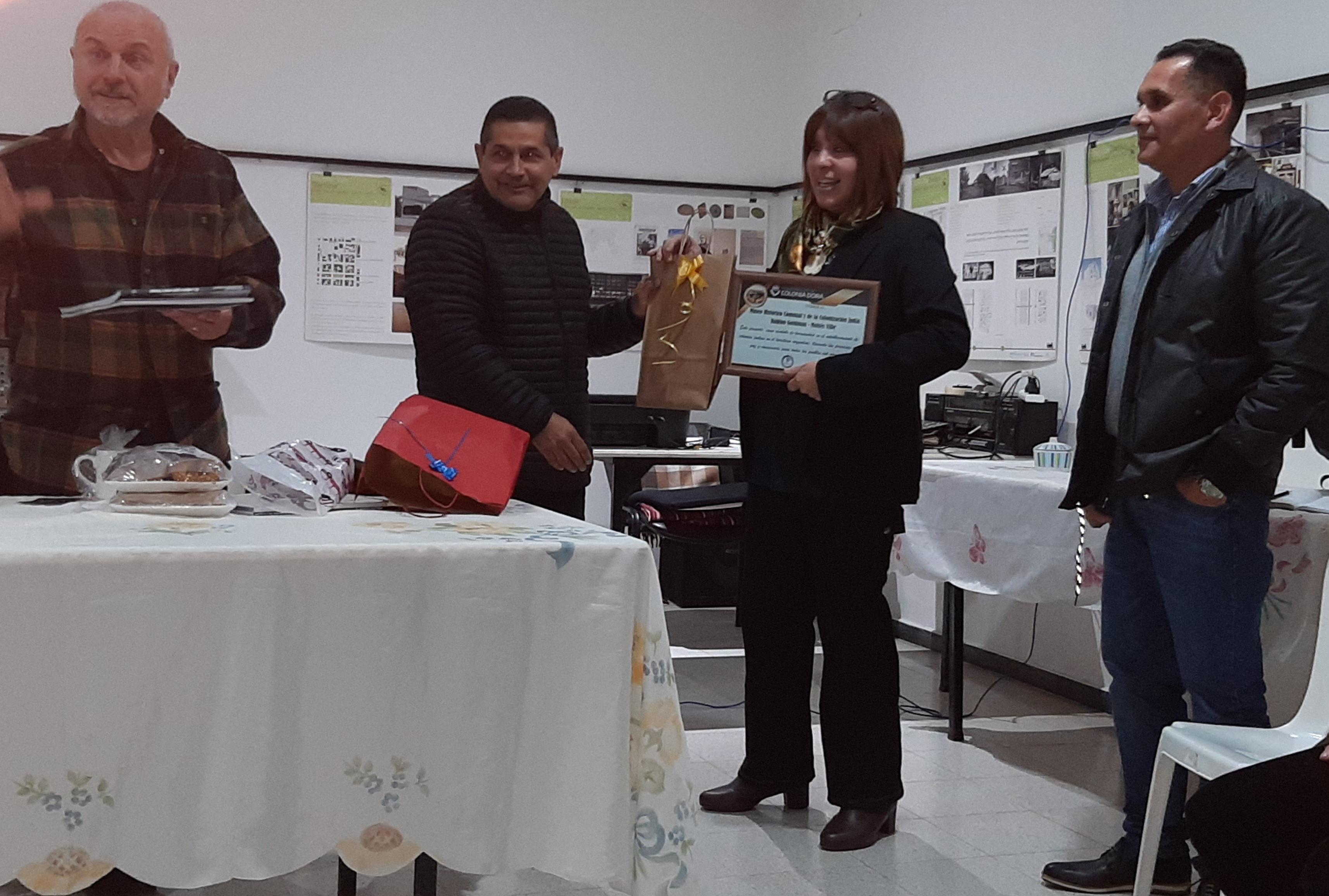 Moises Ville: Presentación de "El libro que nos trajo"